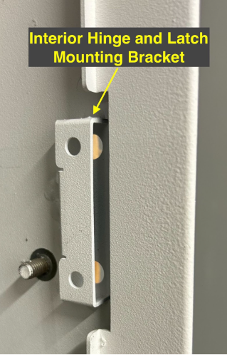 Field Service: Gen 2 D4 door hinge